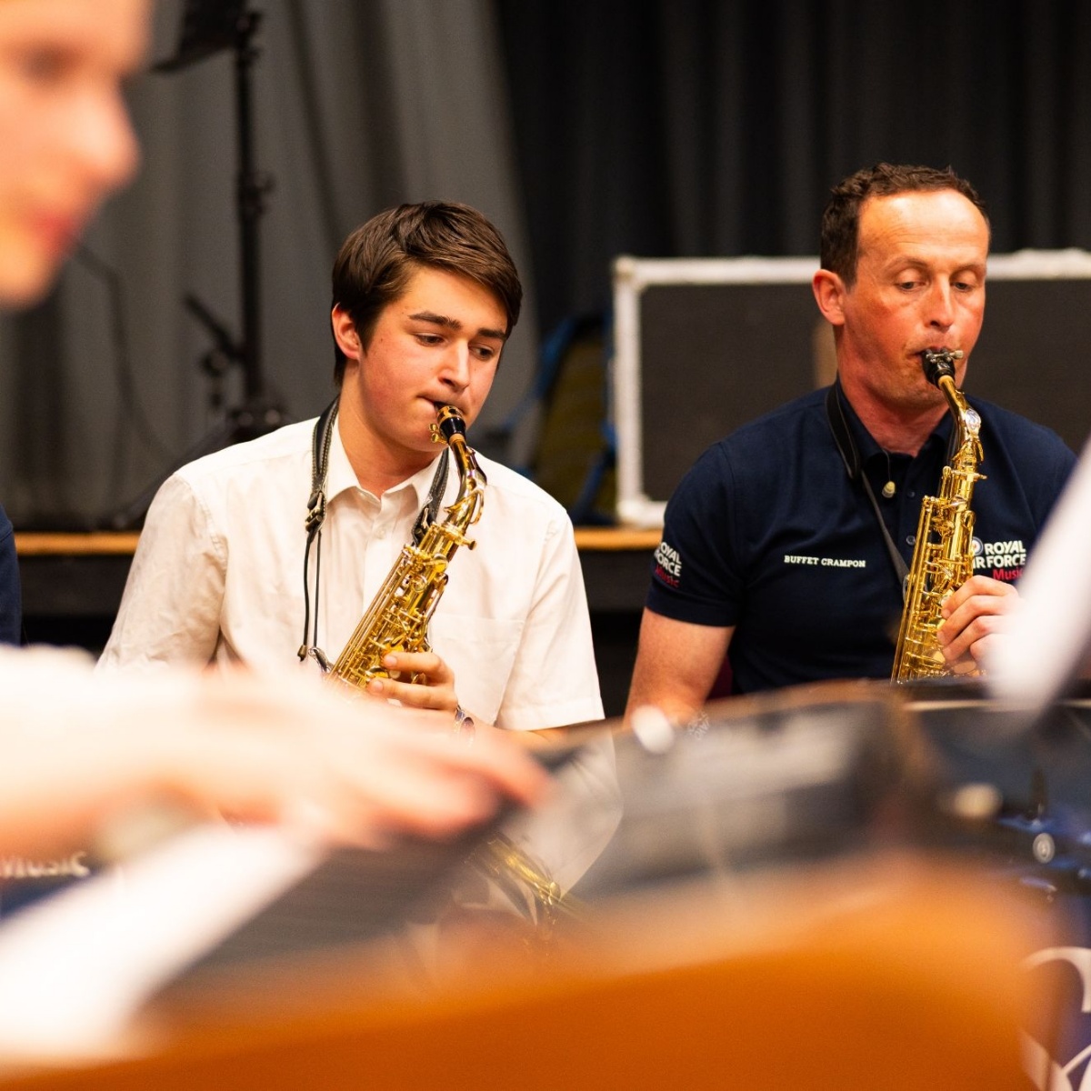 Springwood High School - RAF Members Jazz Up Visit Springwood